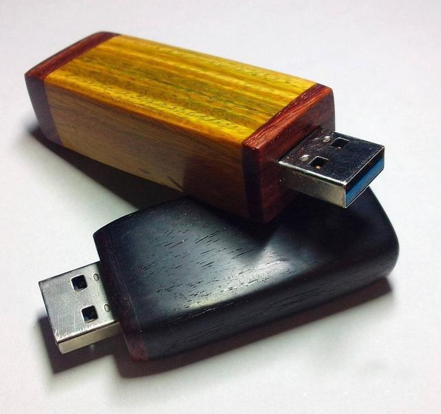 The master teaches you how to DIY USB disk with simple materials and ...