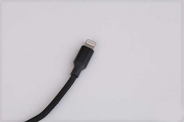 When choosing a Apple data cable, we need to judge it base on its ...