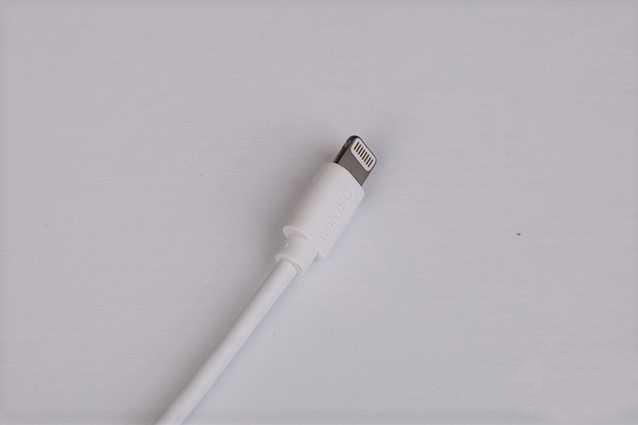 When choosing a Apple data cable, we need to judge it base on its ...